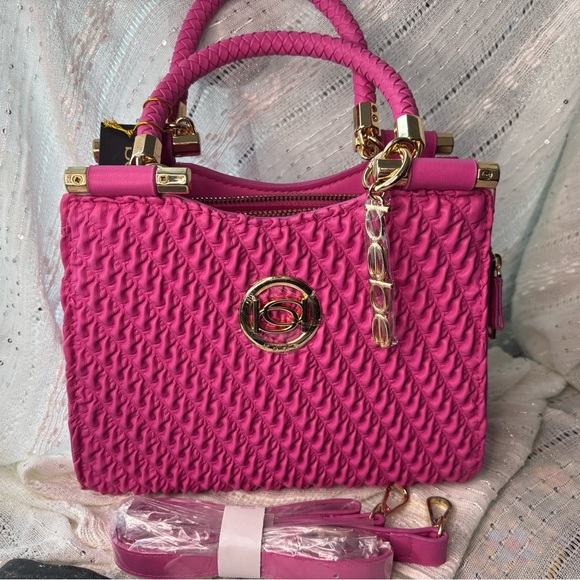bebe | Bags | Bebe Pink Crossbody Bag With Quilted Texture And Gold ...